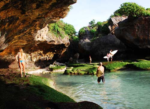 LIBURAN DI PANTAI SULUBAN BALI YANG TERSEMBUNYI | Tempat Wisata Terbaik Di Indonesia