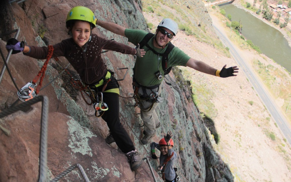 Destinasi Wisata Tebing Gunung Parang | Tempat Wisata Terbaik Di Indonesia